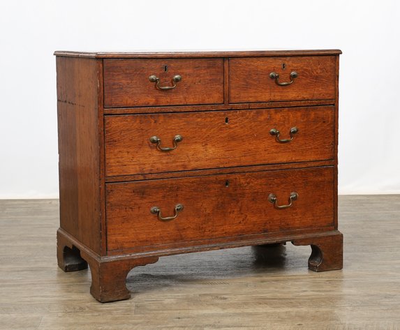 Georgian Chest of Drawers